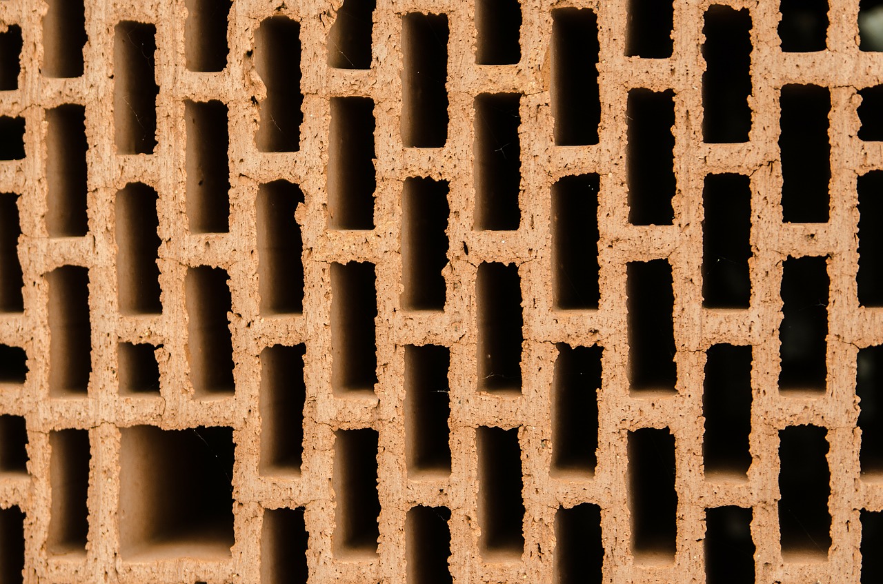 Pustaki Ceramiczne i Bloczki Betonowe - Ceramika Budowlana Rzeszów